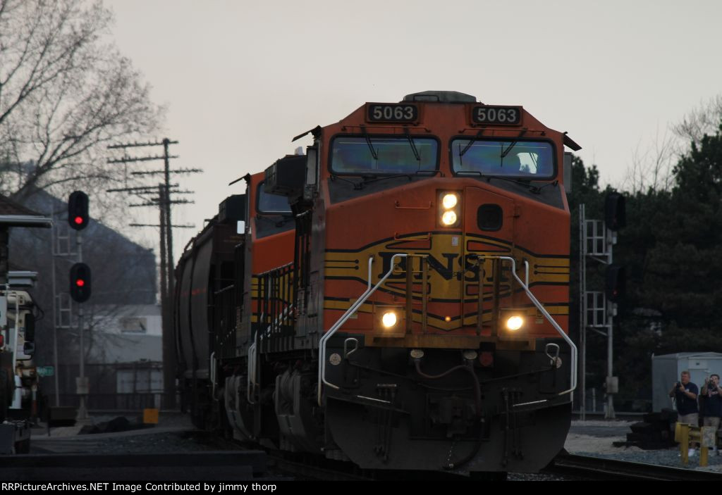 BNSF 5063 on east bound G343 spring of 2012